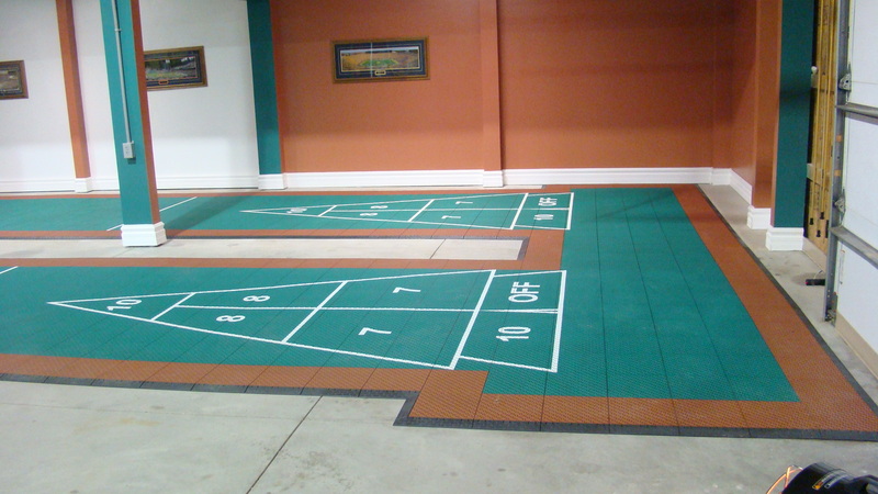 VersaCourt | Commercial Indoor & Outdoor Shuffleboard Courts